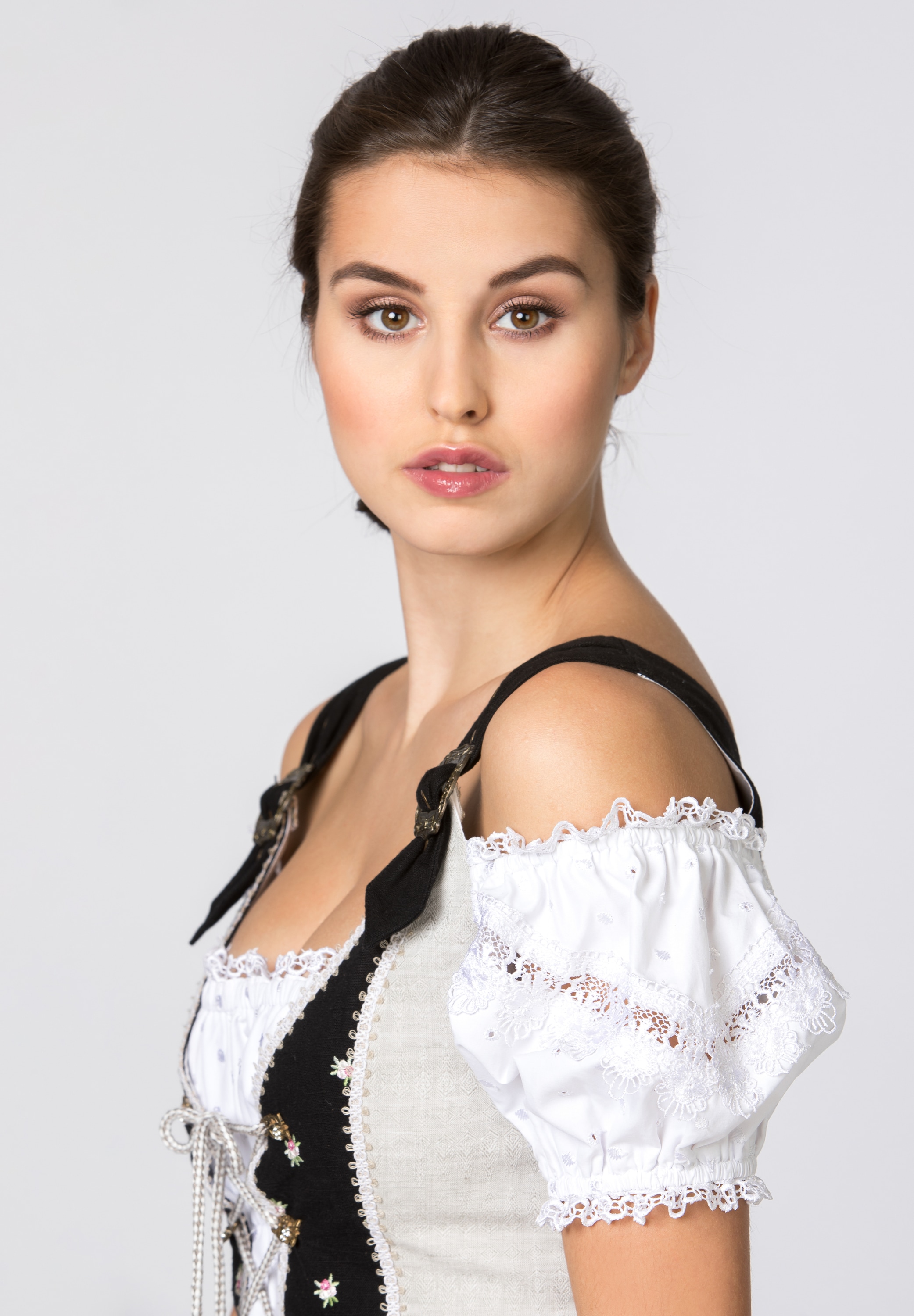 Landtracht Mieder Doya | Stockerpoint